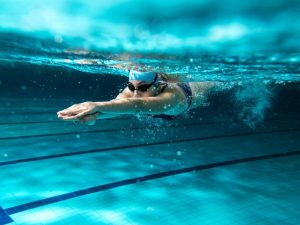 Tips para mejorar la técnica de pecho (braza) en natación – HubSports